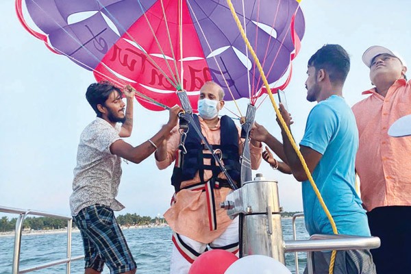 parasailing boat - ವಿಜಯವಾಣಿ