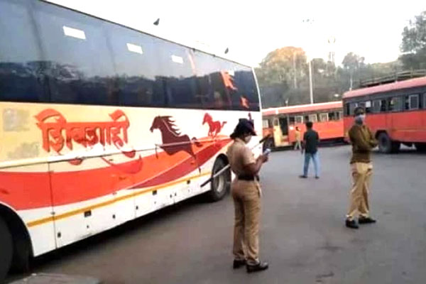 ಬಾಯ್ ಫ್ರೆಂಡ್ ಗಾಗಿ ಬಸ್ ನಿಲ್ದಾಣದಲ್ಲೇ ಬಡಿದಾಡಿಕೊಂಡ ಅಪ್ರಾಪ್ತೆಯರು: ಹುಡುಗನ ...