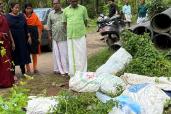 ರಾತ್ರೋರಾತ್ರಿ ಬಂದು ಕಸ ಸುರಿದ ಯುವತಿಗೆ 50 ಸಾವಿರ ರೂ. ದಂಡ..Garbage Fine