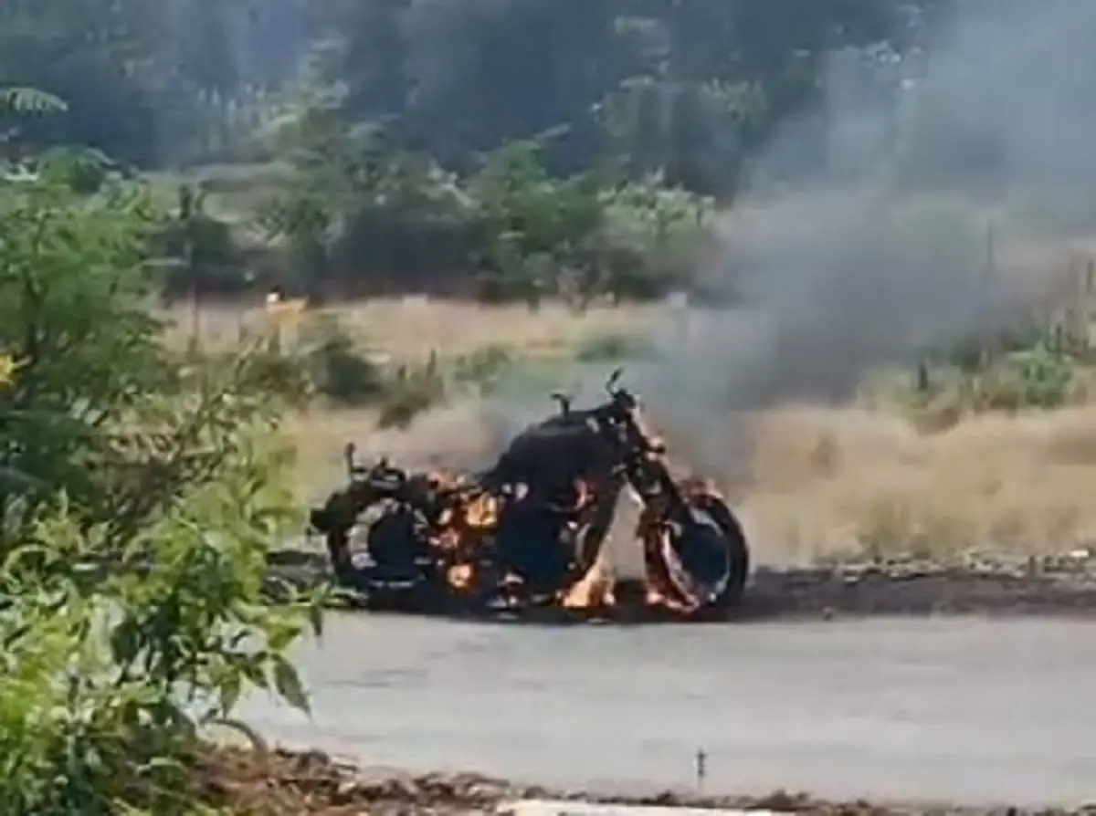 Bike Fire: ರಾಷ್ಟ್ರೀಯ ಹೆದ್ದಾರಿ 66 ರಲ್ಲಿ ಧಗಧಗನೆ ಹೊತ್ತಿ ಉರಿದ ಜಾವಾ ಬೈಕ್‌